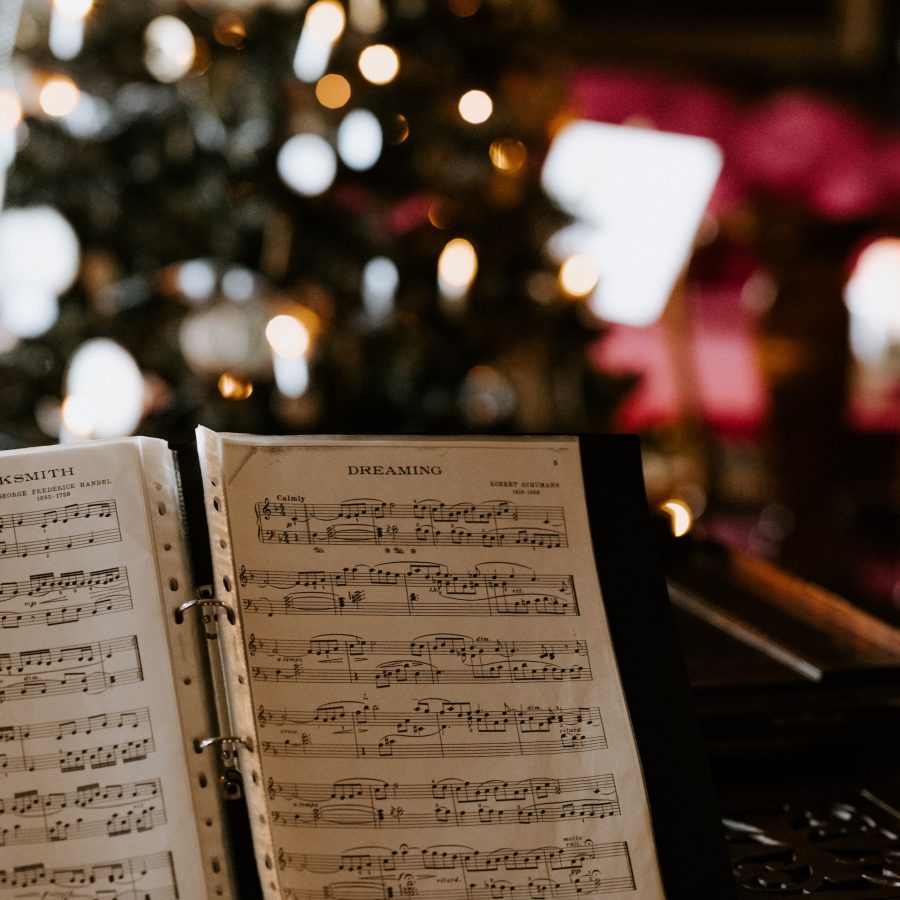 Christmas Song Lyrics Quiz - 50 Festive Name That Tune Questions